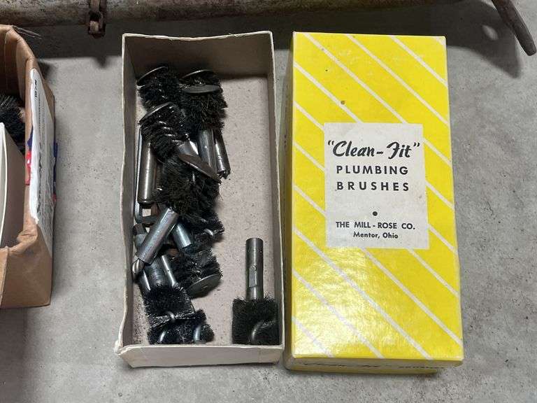 RIDGID 124 copper cleaning machine, 47"L, works and comes with extra ...