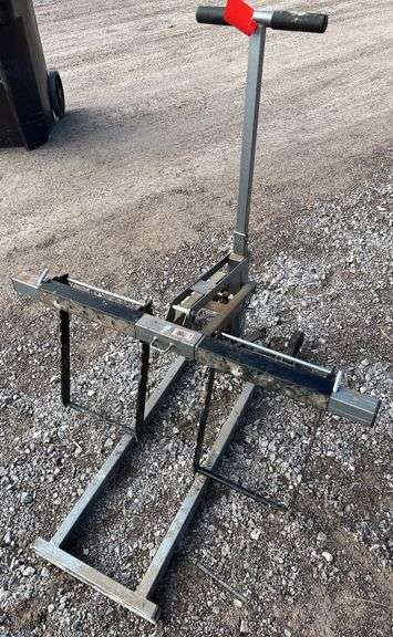Pittsburgh lawn mower lift, complete, works well - Albrecht Auction Service