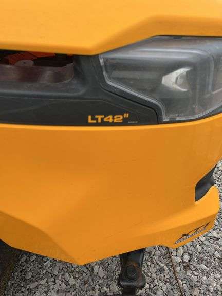 Cub Cadet XTI LT, 42" deck - Albrecht Auction Service