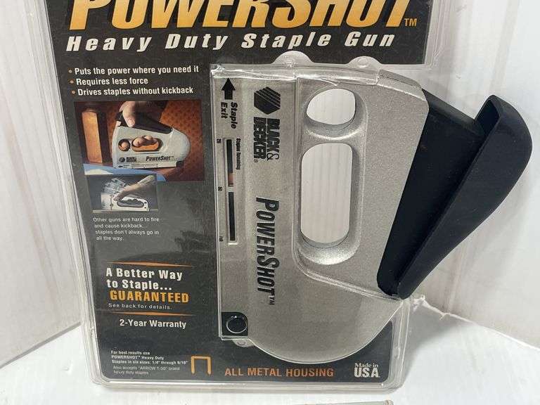 Black & Decker stapler and box of staples, new - Albrecht Auction Service