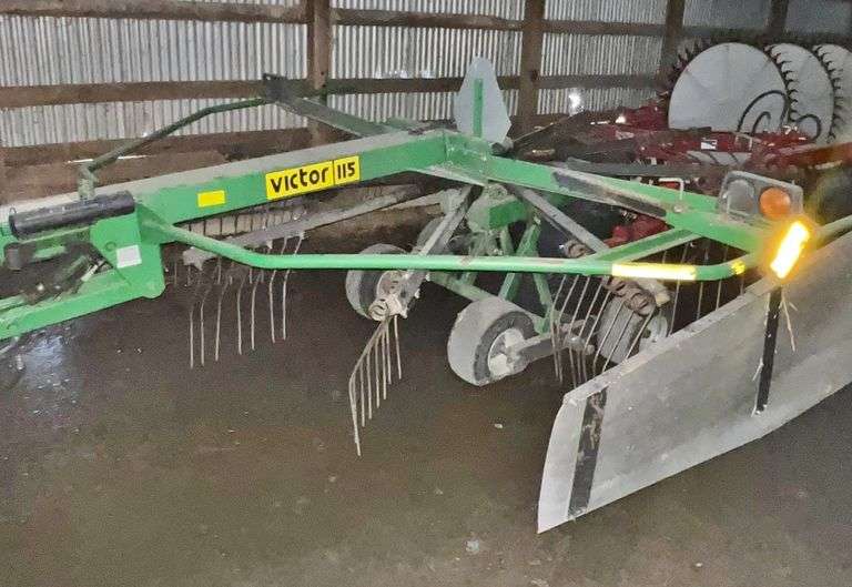 Victor 115 Power Rake, Hydraulic Drive, 11'W, Left Hand Discharge ...