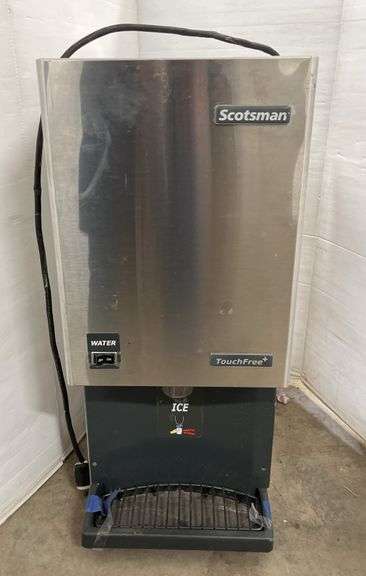 Commercial ice maker, 14"W x 24"D x 34"H - Albrecht Auction Service