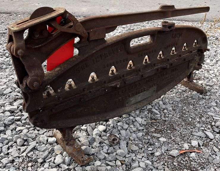 Pipe cutter, 33", rusty - Albrecht Auction Service