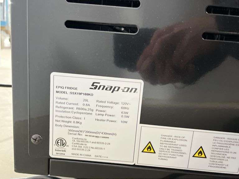Snap-On dorm style mini fridge, 19"W x 18"D x 22"H - Albrecht Auction ...