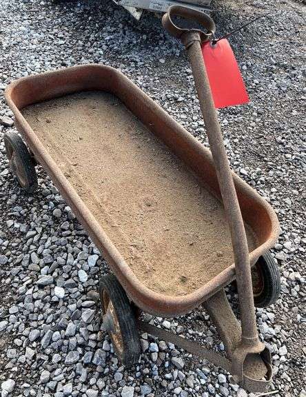 Old red wagon, rusty - Albrecht Auction Service