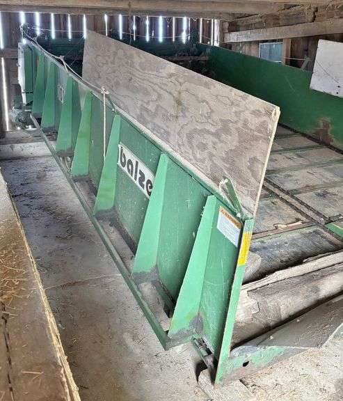 Balzer 1016 Forage Dump Table, Hydraulic Driven, Used Very Little, Tire ...