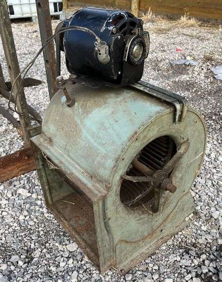 Garage or barn fan - Albrecht Auction Service