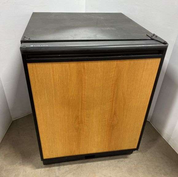 Uline mini fridge, 21"W x 23"D x 28"H, good - Albrecht Auction Service