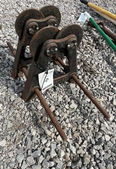 Steel heavy duty welding jig for pipe, 24"W x 12"x 12"H, wheels spin ...