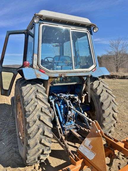 Ford 7700 Diesel Tractor, 2WD, (Showing 9089 Hours), Runs and Drives as ...