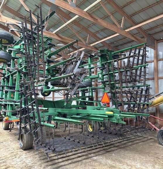 John Deere 2200 Field Cultivator, 48'6" Working Width, 6" Spacing of ...