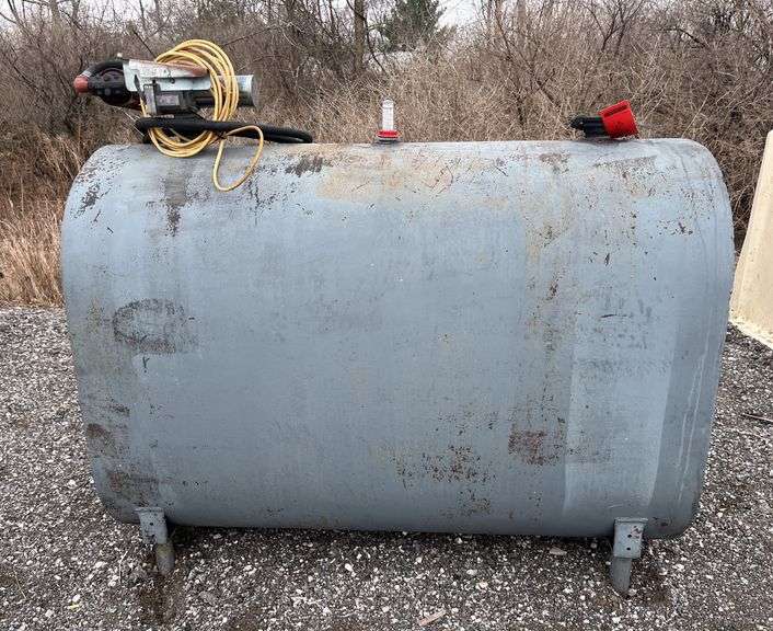 275-Gallon tank with 115V GPI pump, good - Albrecht Auction Service