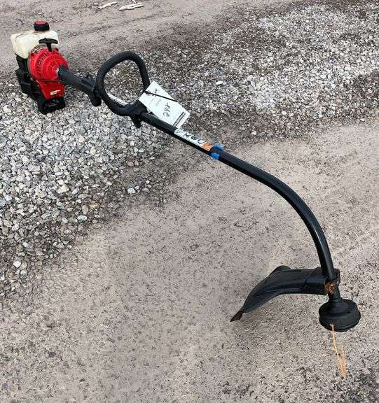 Yard Machines weed whip, works - Albrecht Auction Service