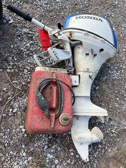Honda boat motor with gas tank, 5-7 HP, has good compression, dirty ...