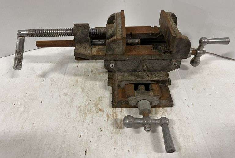 Heavy duty 3-way adjustable vise, jaws- 5", 14"W x 19"L, works great ...