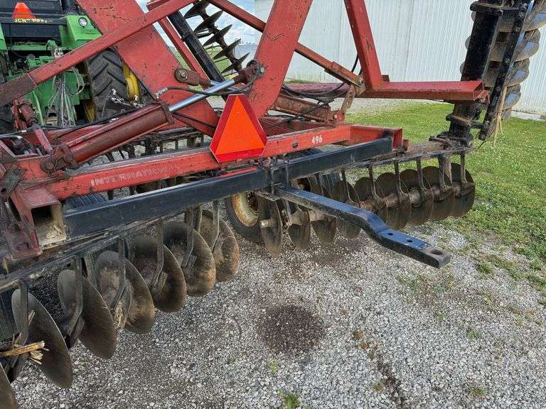 Case IH 496 Disk, 28' Working Width, 7 1/4" Spacing, Heavy Duty Rear ...