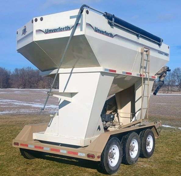 2010 Unverferth 3750 Seed Tender Trailer, 3-Axle, Remote Control on ...