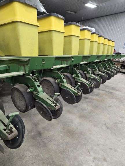 John Deere 12-22" Row Vacuum Planter, eSet Meters, John Deere MaxEmerge ...