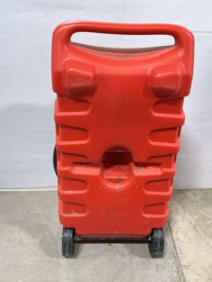 Flo-N-Go Duramax rolling gas tank, 14-gallon, good - Albrecht Auction ...