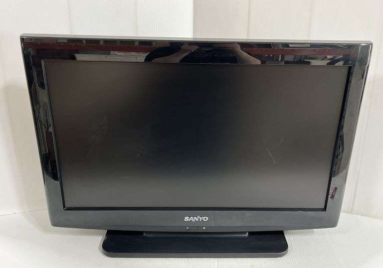 Sanyo 26" flat screen TV with side controls, no remote, works great ...