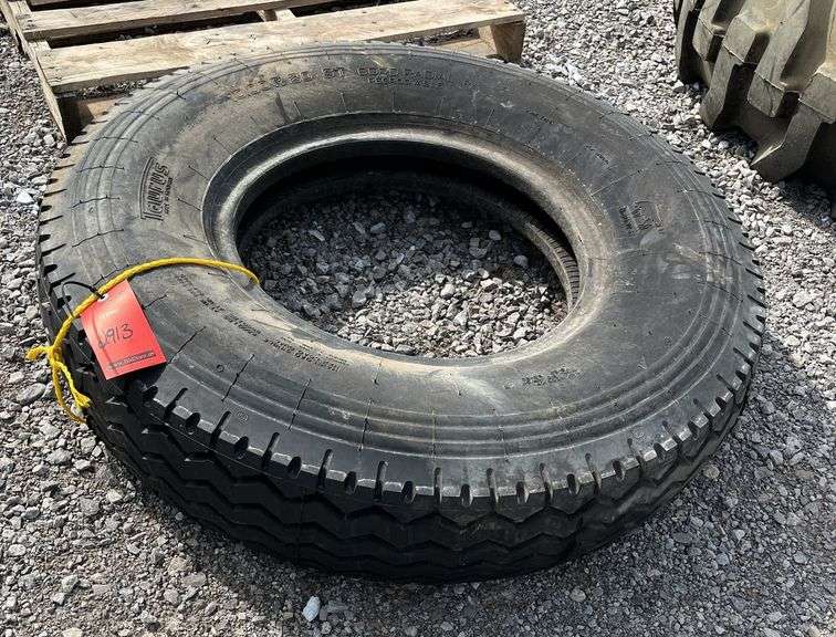 Taurus semi tire, 10.00R20 ST, new - Albrecht Auction Service