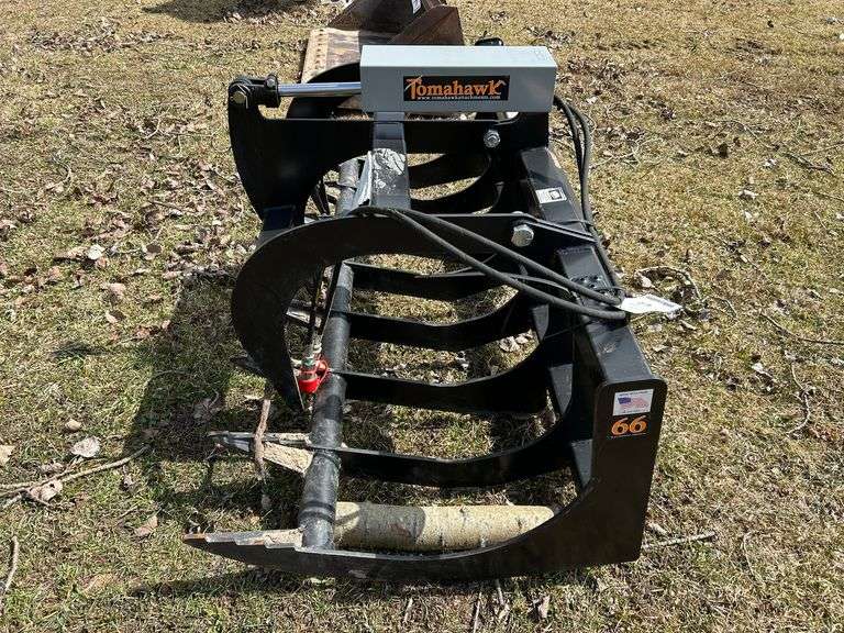 Tomahawk 66 Skidsteer Grapple, Made in the USA - Albrecht Auction Service