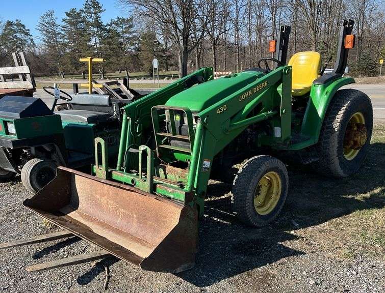 John Deere 4300 with 430 loader, 4x4, bucket and forks, 2325.6 hours ...