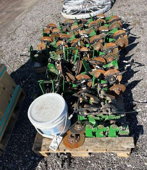 360 Bandit liquid fertilizer row unit; (27) Row units, off John Deere ...