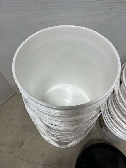 (10) 5-Gallon pickle buckets with handles and lids - Albrecht Auction ...