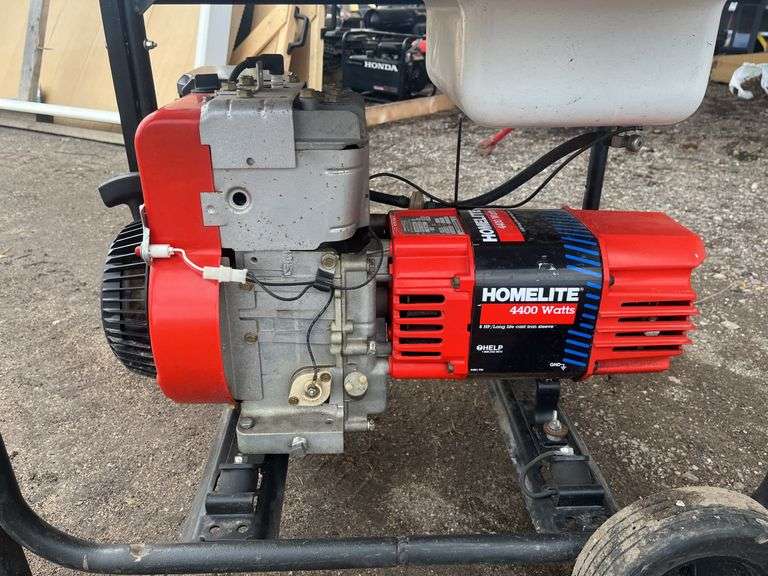 Homelite generator, 4,400W, 110/240V, runs well and produces power ...