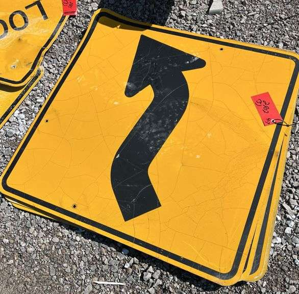 (5) Curved arrow signs, 3' x 3', used - Albrecht Auction Service