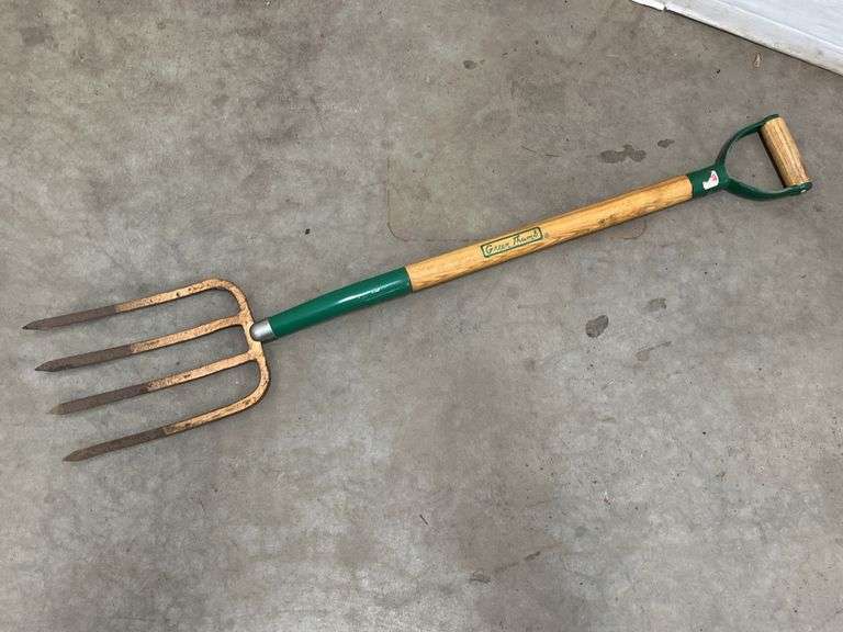 Green Thumb 4-tine garden fork, 41"H, fork- 7 1/4"W, like new ...