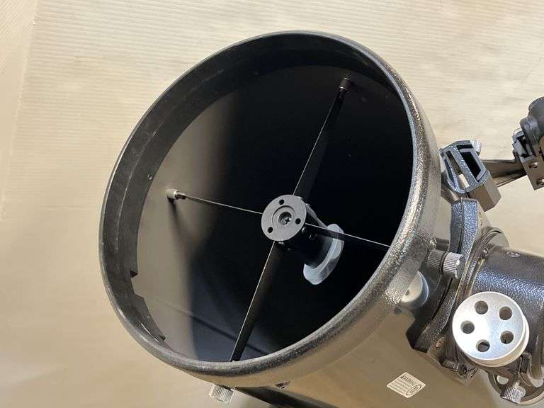 Orion Skyquest XT8 telescope with Orion Ez Finder II, new battery, 26mm ...