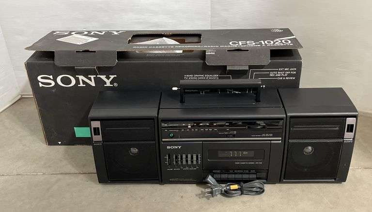 Sony radio cassette recorder, CFS-1020, battery or plug-in, 26 1/2"L ...