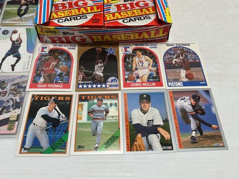 Over (500) Stars with 11 autographs, include: 45- Unopened packs, and 4 ...