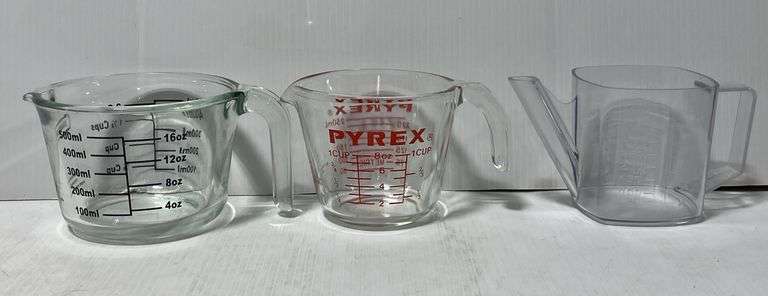 (3) Measuring cups, includes: One- 1 1/2 cup with spout; One- 1-cup ...