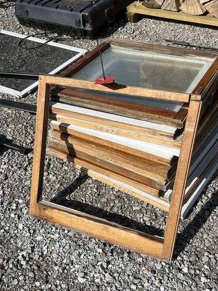 Windows, 25" x 25", one without glass pane - Albrecht Auction Service