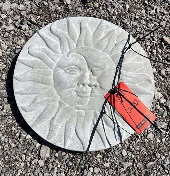 Concrete sun statue, 16"L x 16" x 2", fair - Albrecht Auction Service