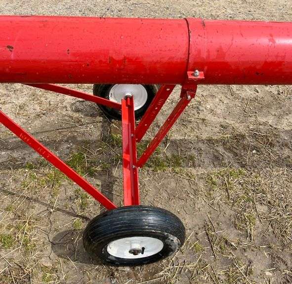 Westfield 8" x 62' Grain Auger with 15' Sections that Can be Taken ...