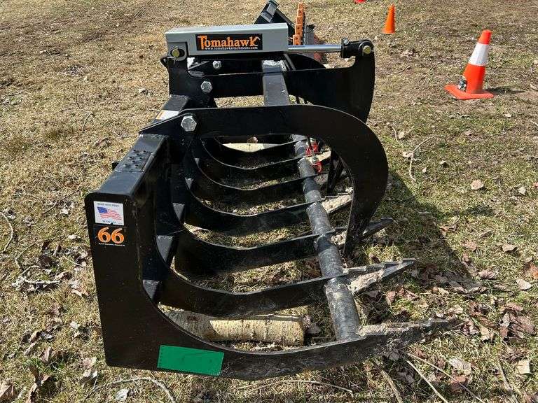 Tomahawk 66 Skidsteer Grapple, Made in the USA - Albrecht Auction Service