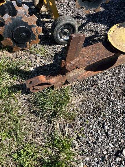 Log splitter, hard crank but have a pulley and motor to turn it ...