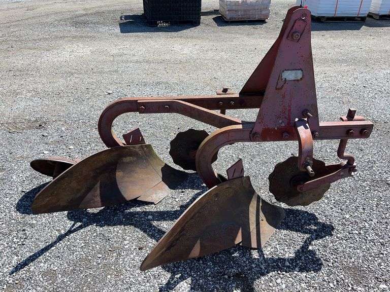 Ferguson 2-bottom plow, 12" discs, good mold boards - Albrecht Auction ...