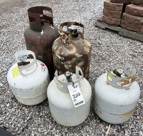 Propane tanks, include: (2) 30 lbs., and (3) 20 lbs., all full of ...