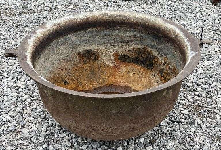 Hog scalder/maple syrup pot, size 28", cast iron with ears, 32" ear to ...