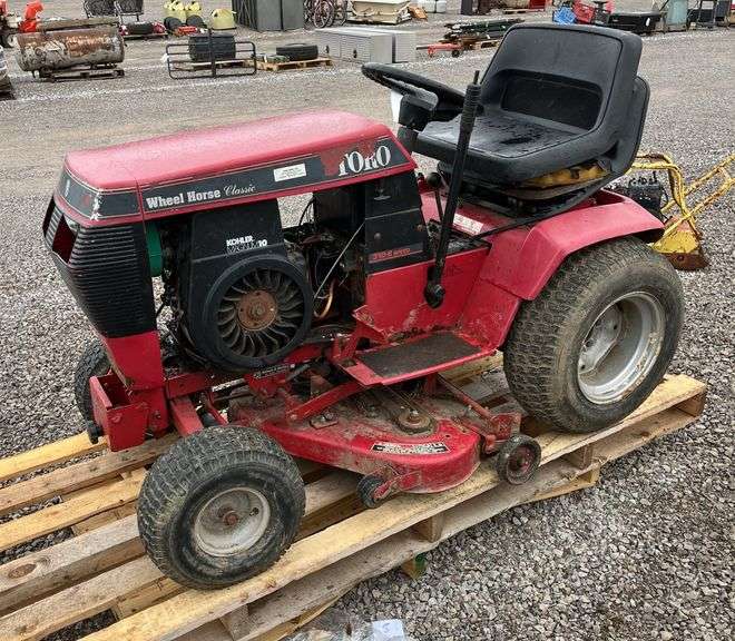 1992 Toro wheel horse garden tractor, model no. 310-8, 8-speed, Kohler ...