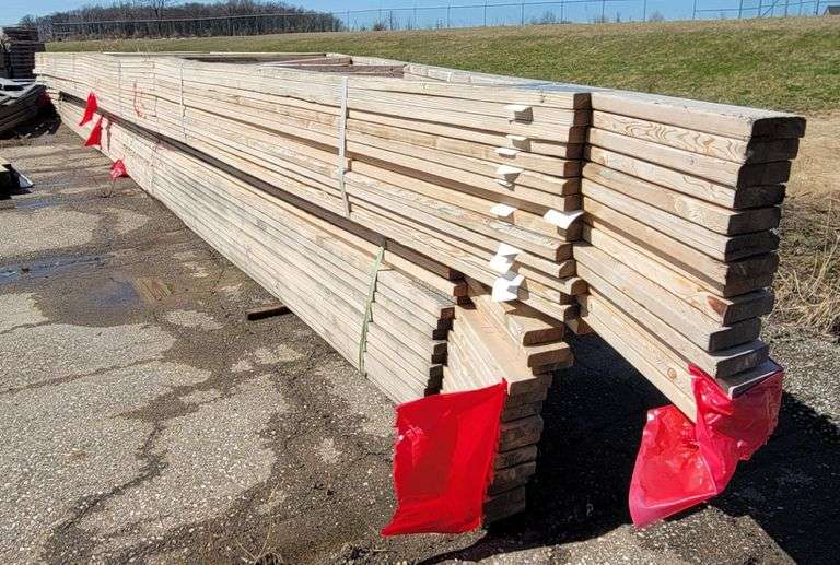 46' Trusses, includes: (13) Common, (14) Light storage, (1) 2-Ply ...