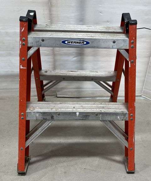 Werner 2'H, 2-step loader, 300 lbs. capacity - Albrecht Auction Service