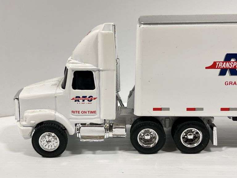 ERTL Die-Cast Metal White GMC Cab with Trailer, RTS Transport, 1/64 ...