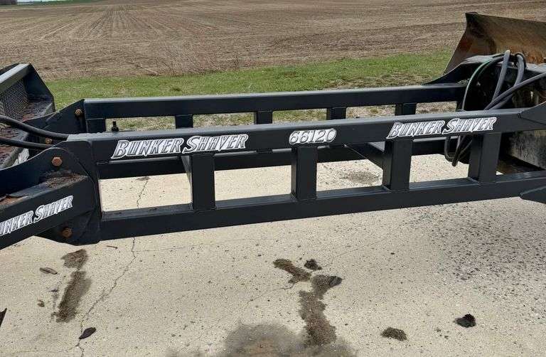 Bunker Shaver Silage Mill, Excellent Condition - Albrecht Auction Service