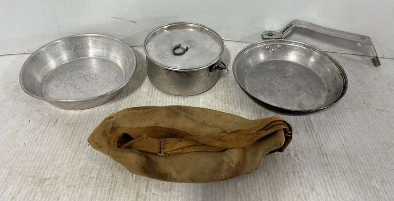 Older Boy Scouts mess kit, good - Albrecht Auction Service